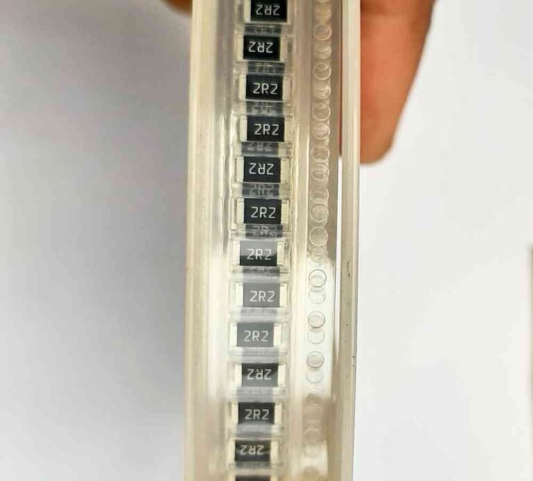 100 Ohm SMD Resistor (101) 0.25W Size 1206 - 100Pcs